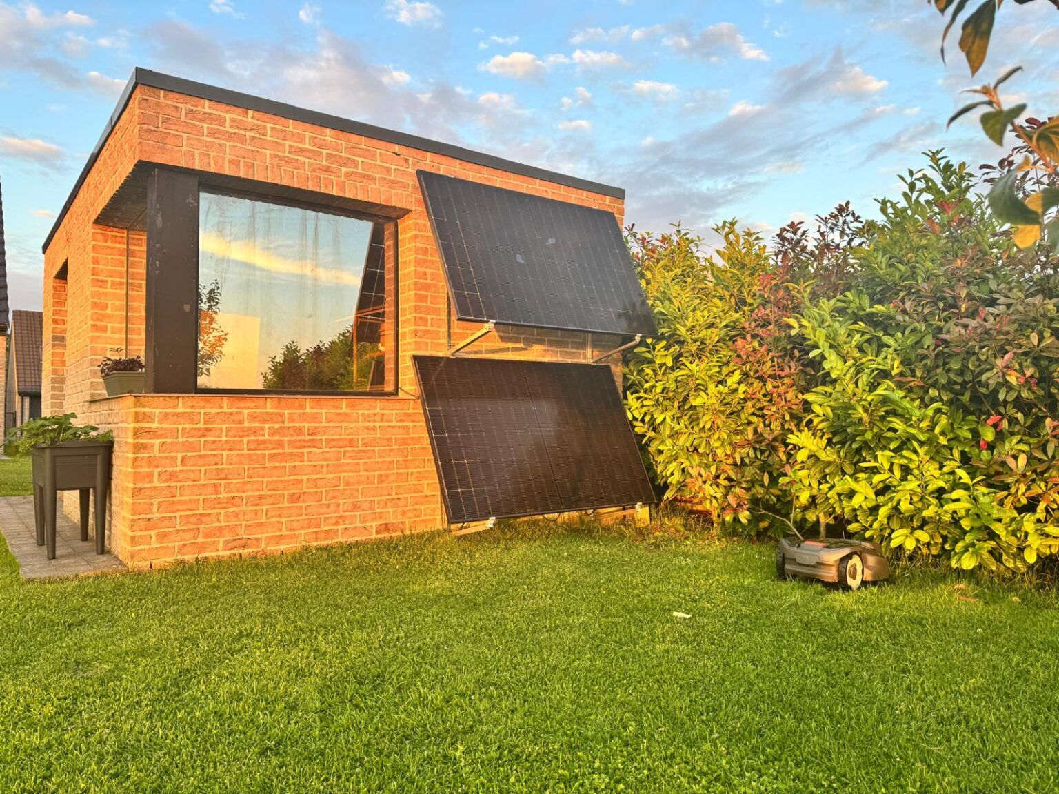 Архива на комплет за градинарски соларни панели - PVB складирање на енергија